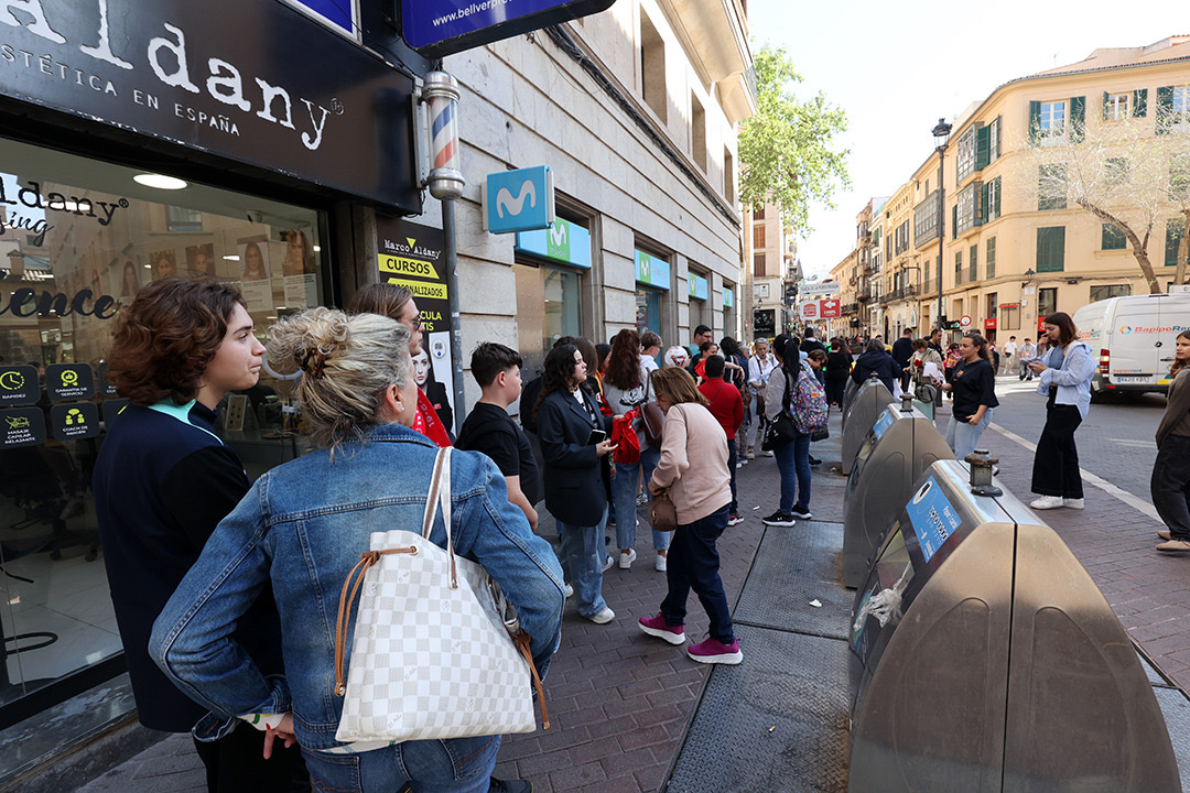 Movistar ofrece a todos sus clientes en España los servicios de IA de ...