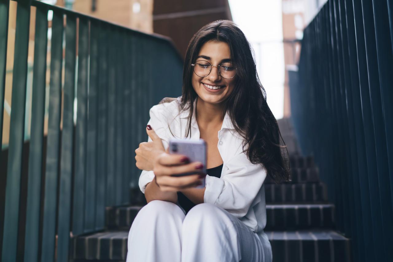 Movistar ofrece a todos sus clientes en España los servicios de IA de ...